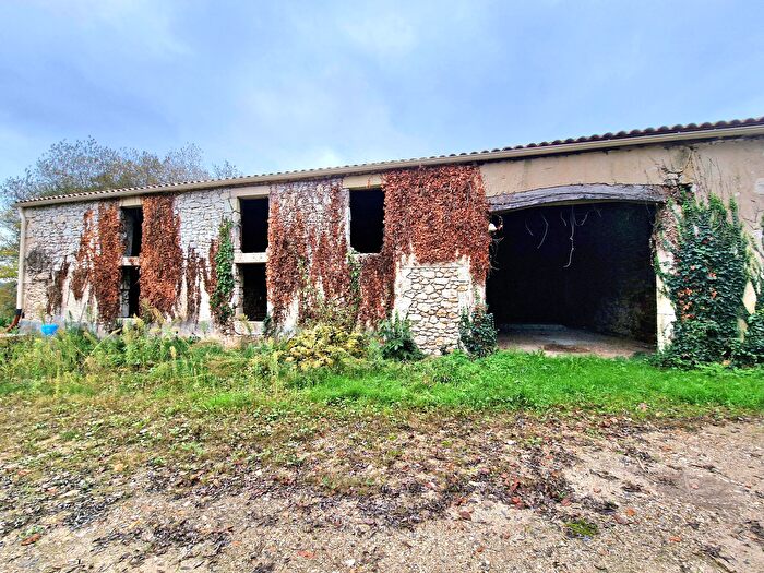 Maison à vendre - Agnac - 3 pièces - 3 chambres