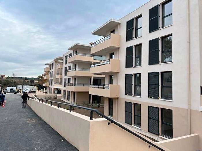 Appartement à louer - Extension Années -, Brignoles - 3 pièces - 2 chambres