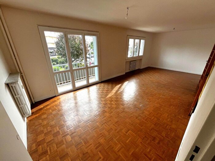 Appartement à louer - Saint-Chamond - 3 pièces - 1 chambre