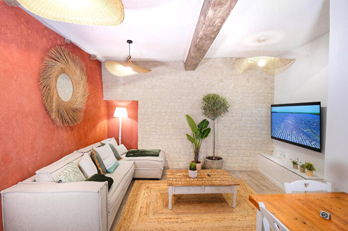 Appartement à vendre - Brignoles, Centre-ville, Vieille ville - 2 pièces - 1 chambre