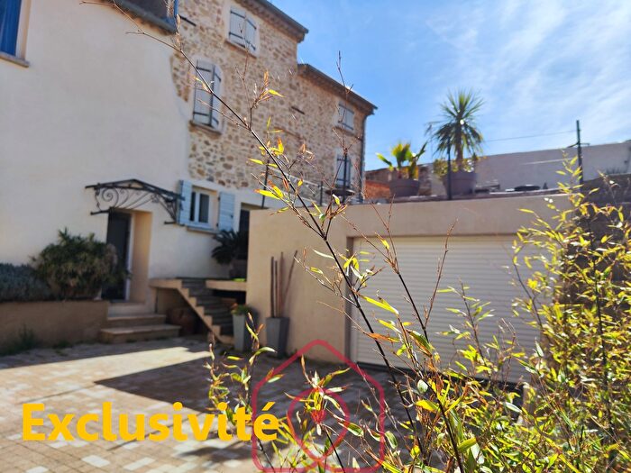 Maisons à vendre et appartements à louer - 1
