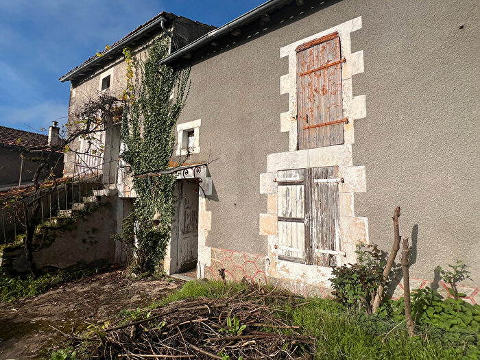 Maison à vendre - Civaux - 4 pièces