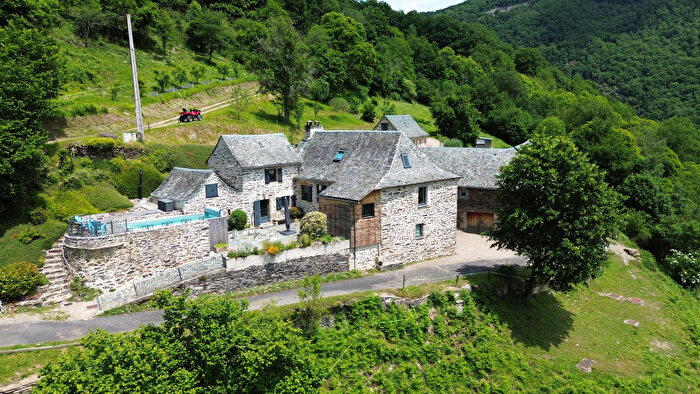 Maison à vendre - Coubisou - 5 pièces - 4 chambres