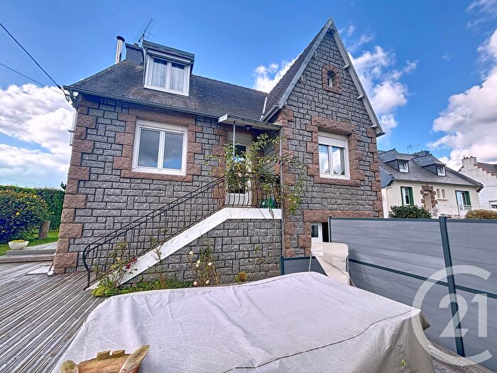 Maison à vendre - Pommerit-le-Vicomte - 6 pièces - 4 chambres