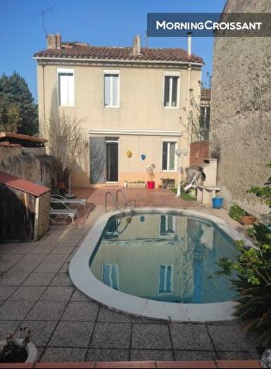 Marseille e, La Rose : Appartement 3 pièces à louer