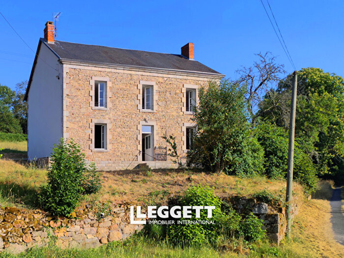 Maison 6 pièces à Arfeuille-Châtain, à vendre