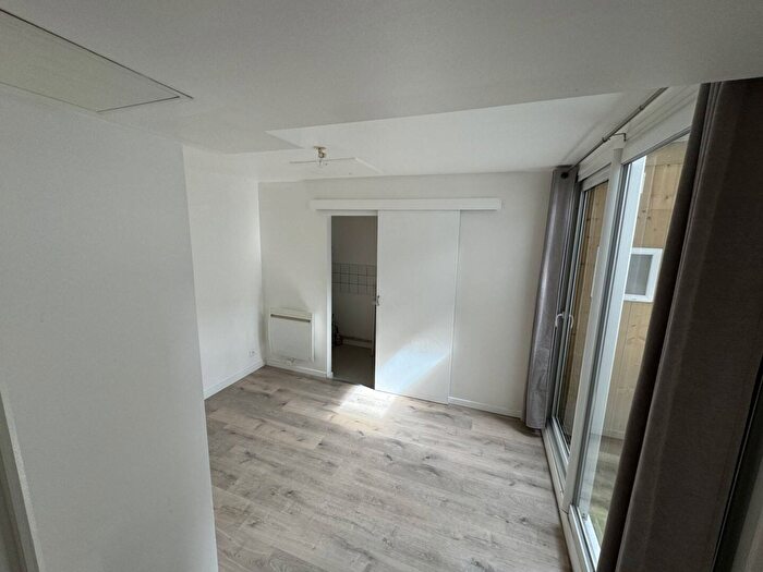 Sainte Anne-Faubourg, Amiens : Appartement 2 pièces à louer
