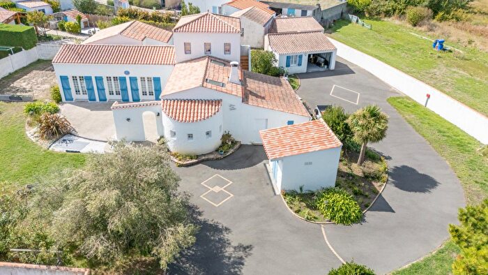 Maison 7 pièces à vendre à L'Épine