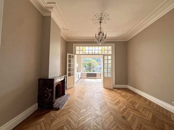 Maison 7 pièces à Valenciennes, à vendre