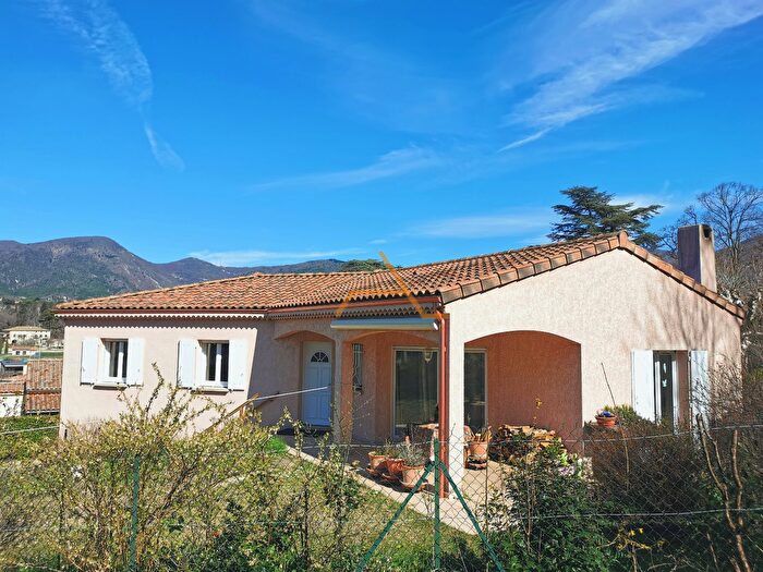 Maison à louer - Dieulefit - 6 pièces - 3 chambres