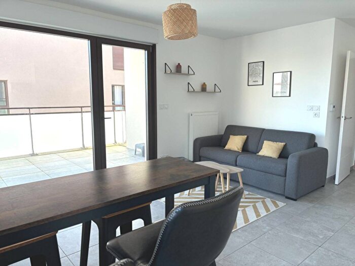 Appartement à louer - Perica-La Roue, Rillieux-la-Pape - 3 pièces - 2 chambres