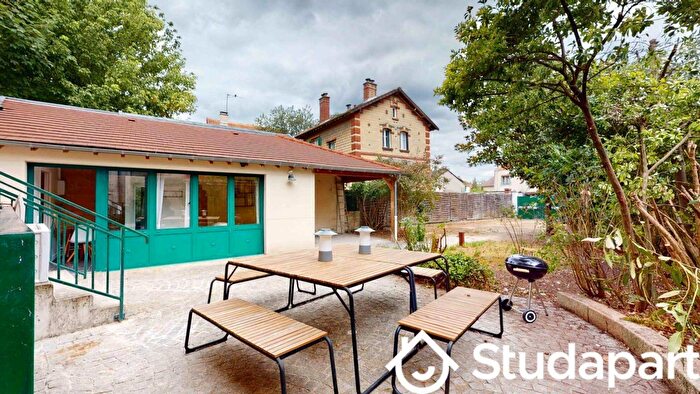 Appartement à louer - Parc-Hôtel de Ville, Chatou - 1 pièce - 1 chambre