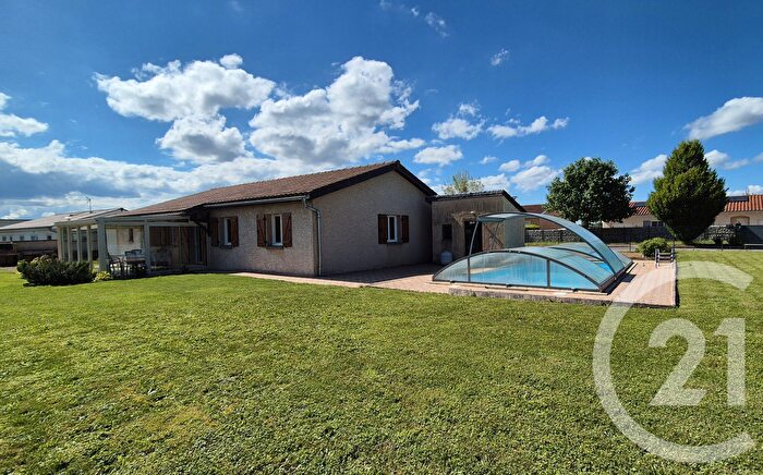 Maison 6 pièces à Saint-Trivier-de-Courtes, à vendre