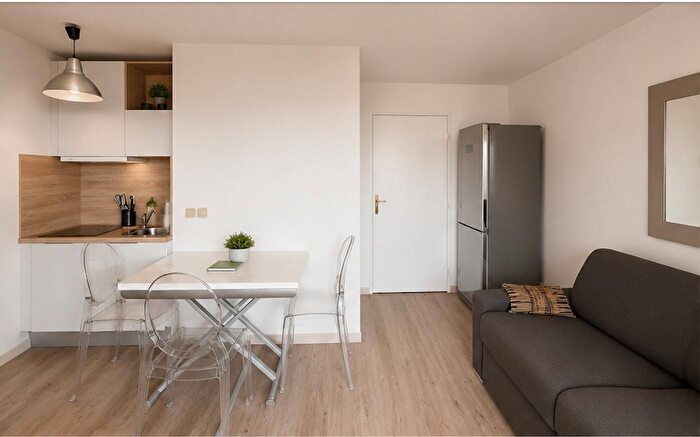 Faubourg de lArche, Courbevoie : Appartement 1 pièce à louer