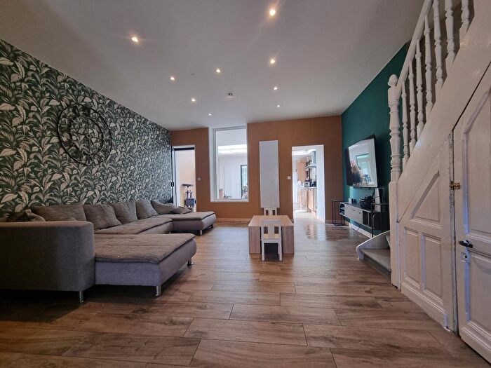 Maison à vendre - Saint-Venant - 8 pièces - 5 chambres