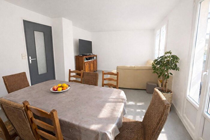 Appartement à louer - Amiens - 3 pièces - 2 chambres