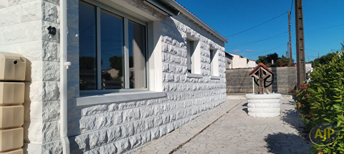 Saintes, Bellevue, La Grange, Les Boiffiers : Maison 3 pièces à louer