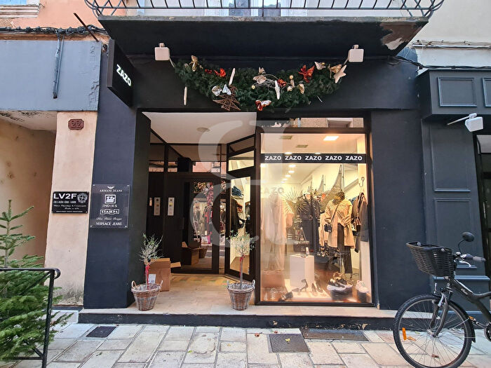 Maison à vendre - Orange, Centre-ville - 9 pièces - 3 chambres