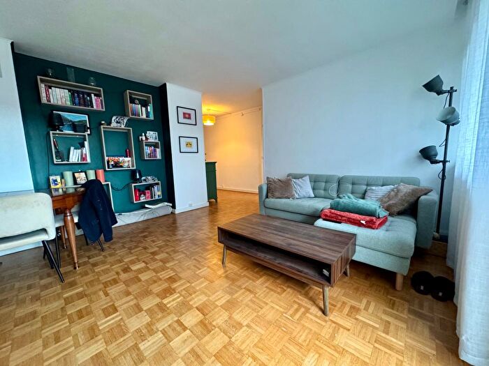 Appartement à louer - Viroflay, Rive Droite, Gare - 4 pièces - 3 chambres