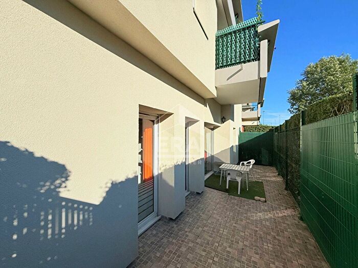 Appartement à louer - Franche Conté, Les Ulis - 3 pièces - 2 chambres