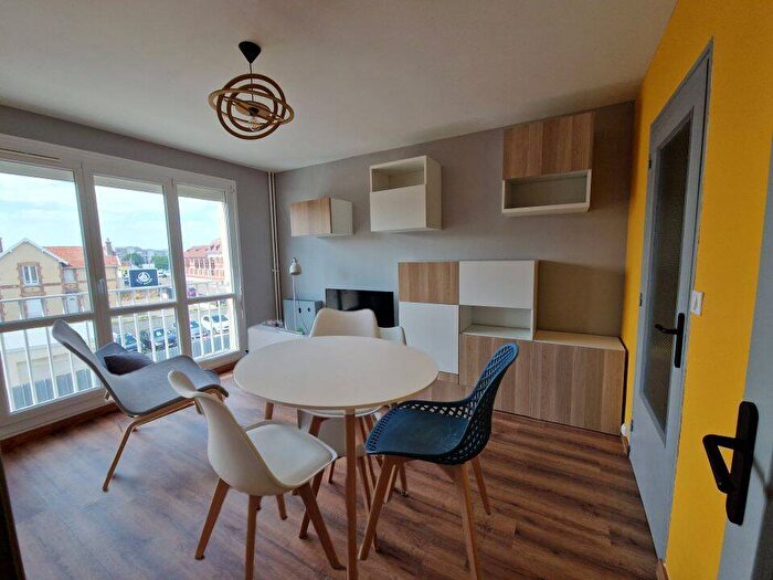 Appartement 1 pièce à louer - Centre Est, Saint-Julien-les-Villas