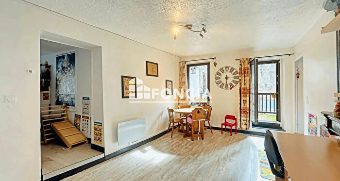 Appartement à vendre - Moûtiers - 4 pièces - 3 chambres