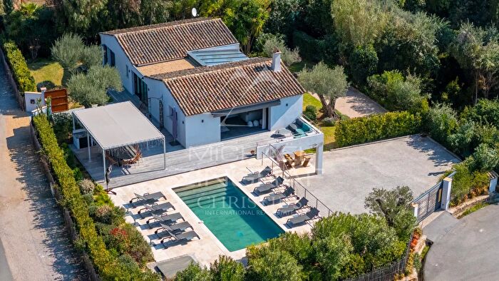 Maison à vendre - La Croix-Valmer - 7 pièces - 5 chambres