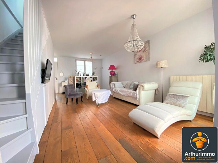 Maisons à vendre et appartements à louer - 1