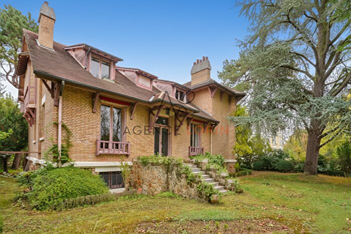 Maison à vendre - Le Vésinet - 11 pièces - 8 chambres