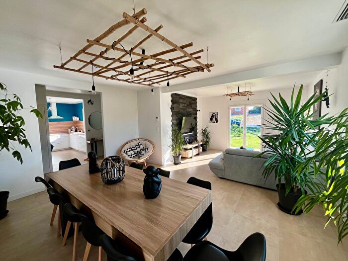 Maison à vendre - Saint-Pardoux-Isaac - 6 pièces - 4 chambres