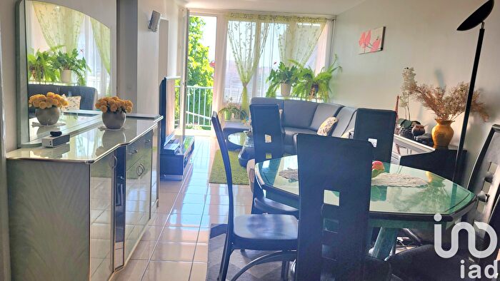 Appartement à vendre - Saint-Ouen-lAumône, Eglise - 4 pièces - 3 chambres