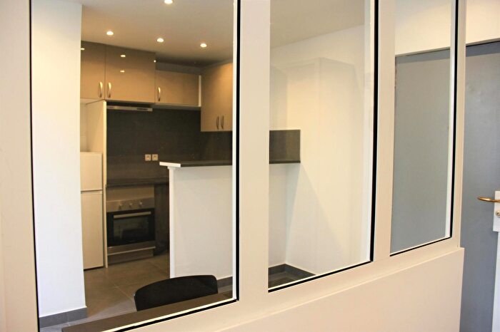 Appartement à louer - Marseille e , Cours julien, Notre-Dame-des-Monts - 1 pièce