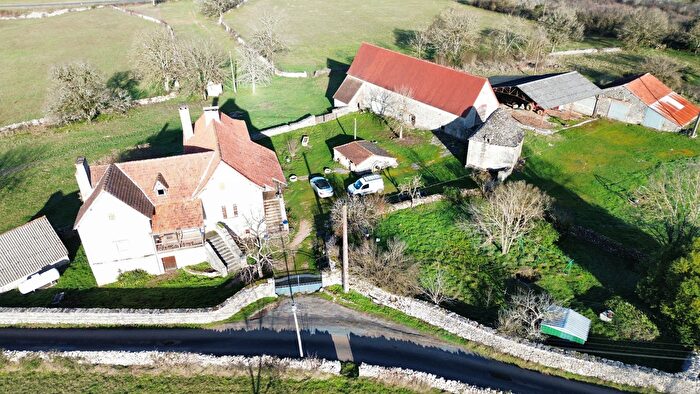 Maison à vendre - Livernon - 5 pièces - 2 chambres