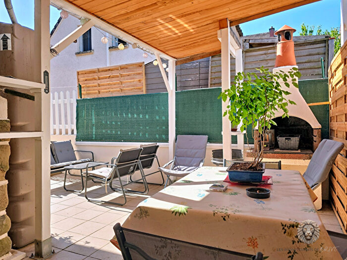Brive-la-Gaillarde, Pont de La Bouvie, Gaubre, Estavel, Tujac : Maison 5 pièces à vendre
