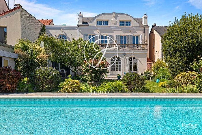 Rueil-Malmaison, Plaine Gare : Maison 8 pièces à vendre