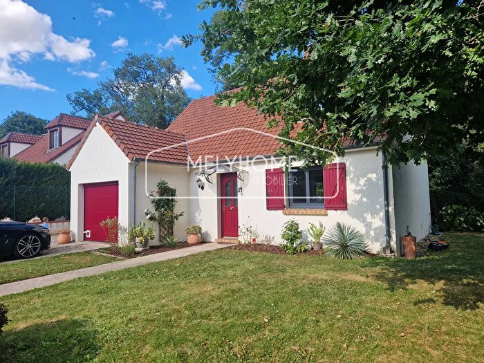 Maison 5 pièces à vendre à Bleury-Saint-Symphorien