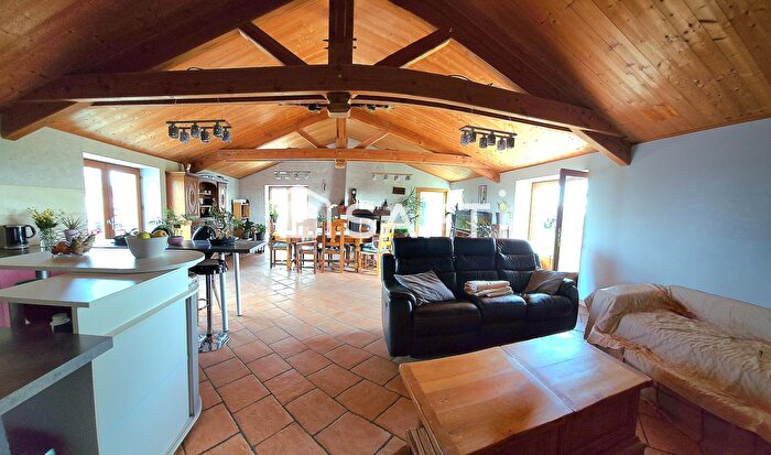 Chaillé-les-Marais : Maison 6 pièces à vendre