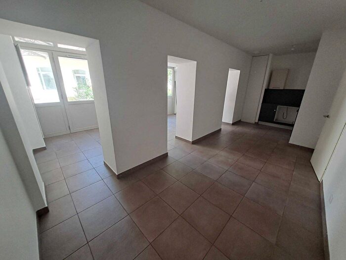 Le Grand Trou, Lyon 8ème arrondissement : Appartement 3 pièces à louer