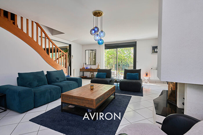 Fontenay-sur-Eure : Maison 8 pièces à vendre