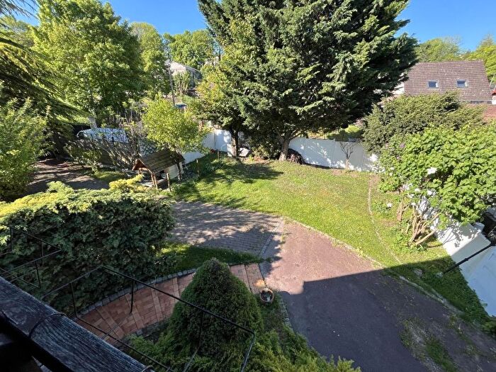 Maison à vendre - Montfermeil, Coudreaux - 10 pièces - 5 chambres