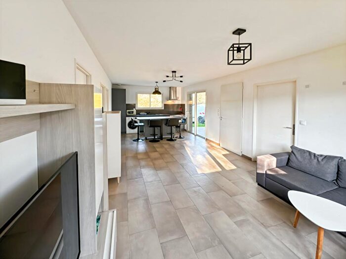 Maison à vendre - Alata - 4 pièces - 3 chambres