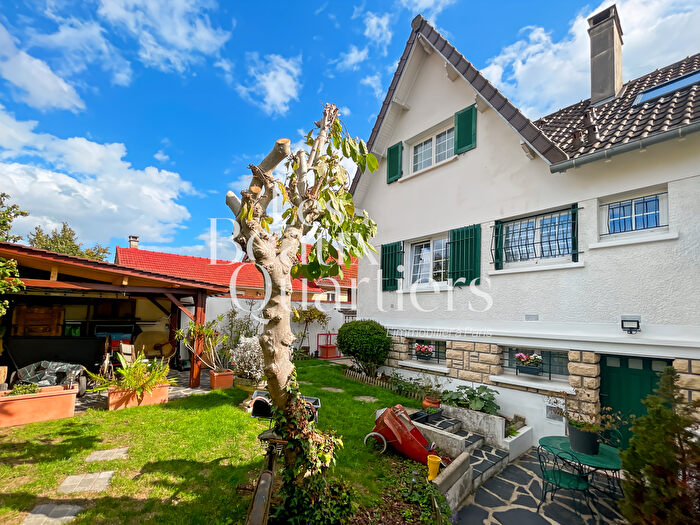 Maison à vendre - Neuilly-sur-Marne, Bourg ancien, Pré Fleuri, Rives de Neuilly - 6 pièces - 5 chambres