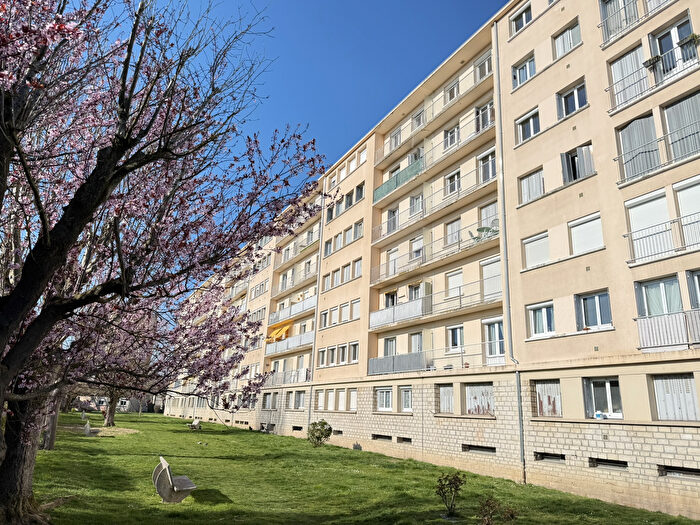 Appartement à vendre - La Chapelle-Saint-Luc, Chantereigne, Montvilliers - 4 pièces - 2 chambres