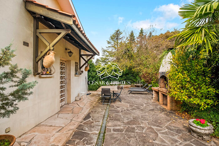 Maison à vendre - Vienne, Saint-Martin - 6 pièces - 5 chambres