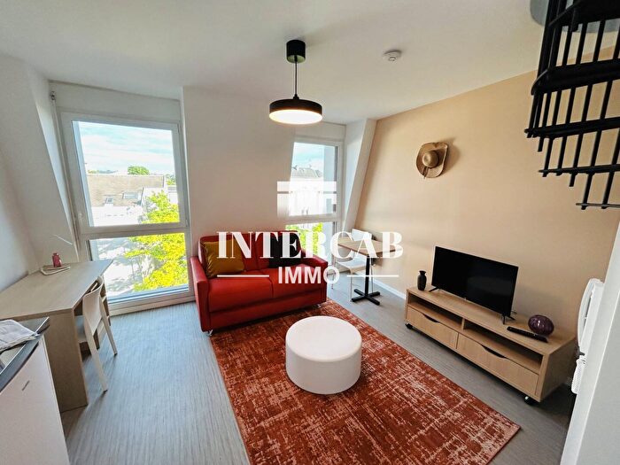 Appartement à louer - Barbâtre-Saint Remy-Verrerie, Reims - 2 pièces - 1 chambre