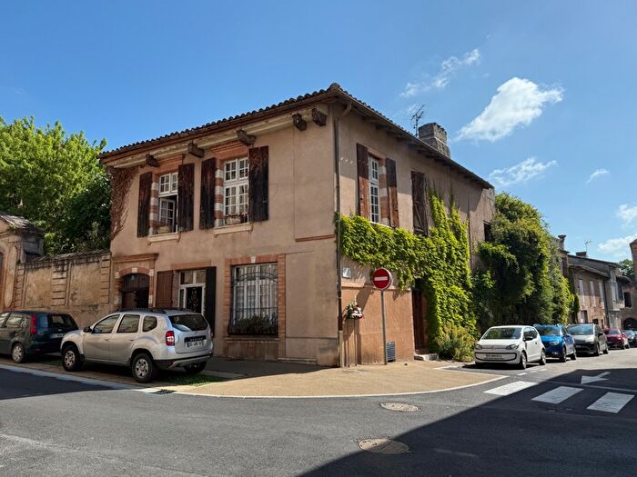 Maison à vendre - Beaumont-de-Lomagne - 8 pièces - 4 chambres