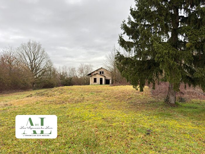 Maison à vendre - Noyant - 2 pièces - 1 chambre