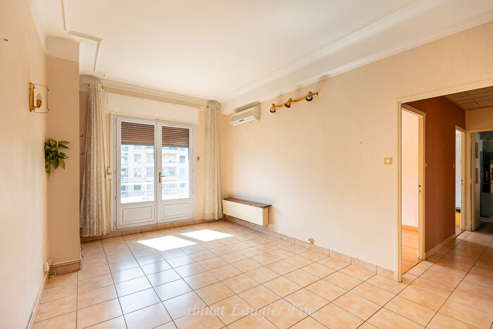 Marseille 4ème, Cinq Avenues : Appartement 3 pièces à vendre