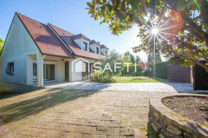 Maison à vendre - Dampierre-en-Yvelines - 7 pièces - 5 chambres