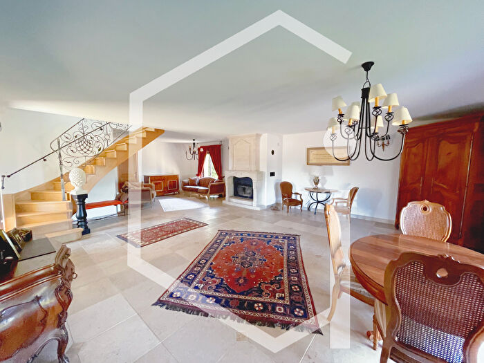 Maison à vendre - Cosne-Cours-sur-Loire - 4 pièces - 3 chambres